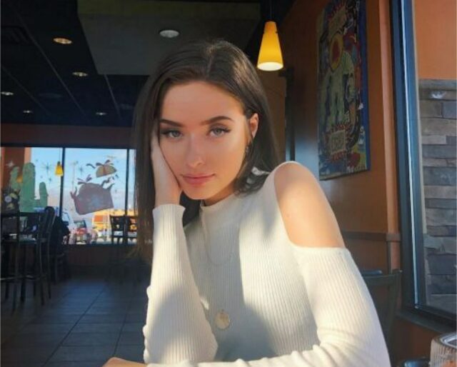 Lily Weber - Age, Bio, Birthday, Family, Net Worth | National Today