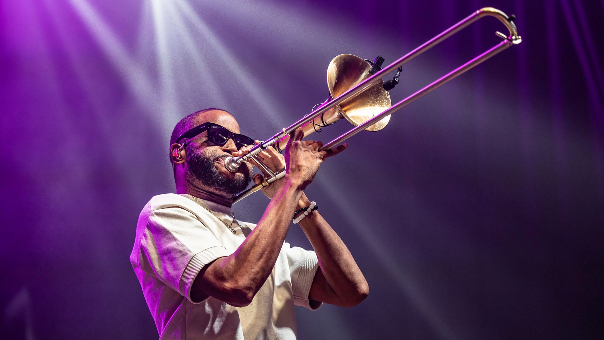 TROMBONE SHORTY & ORLEANS AVENUE - MIGHT NOT MAKE IT HOME TOUR ...
